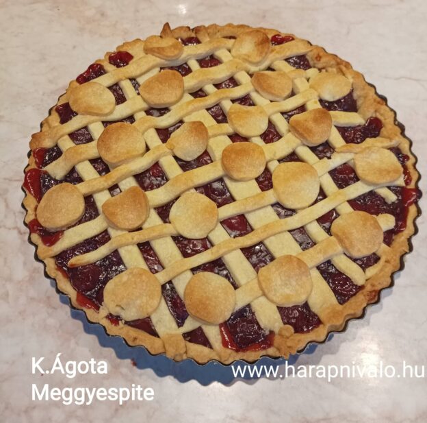 Meggyes Pite (Annuskám: amerikai cseresznyés pite alapján) | harapnivalo.hu